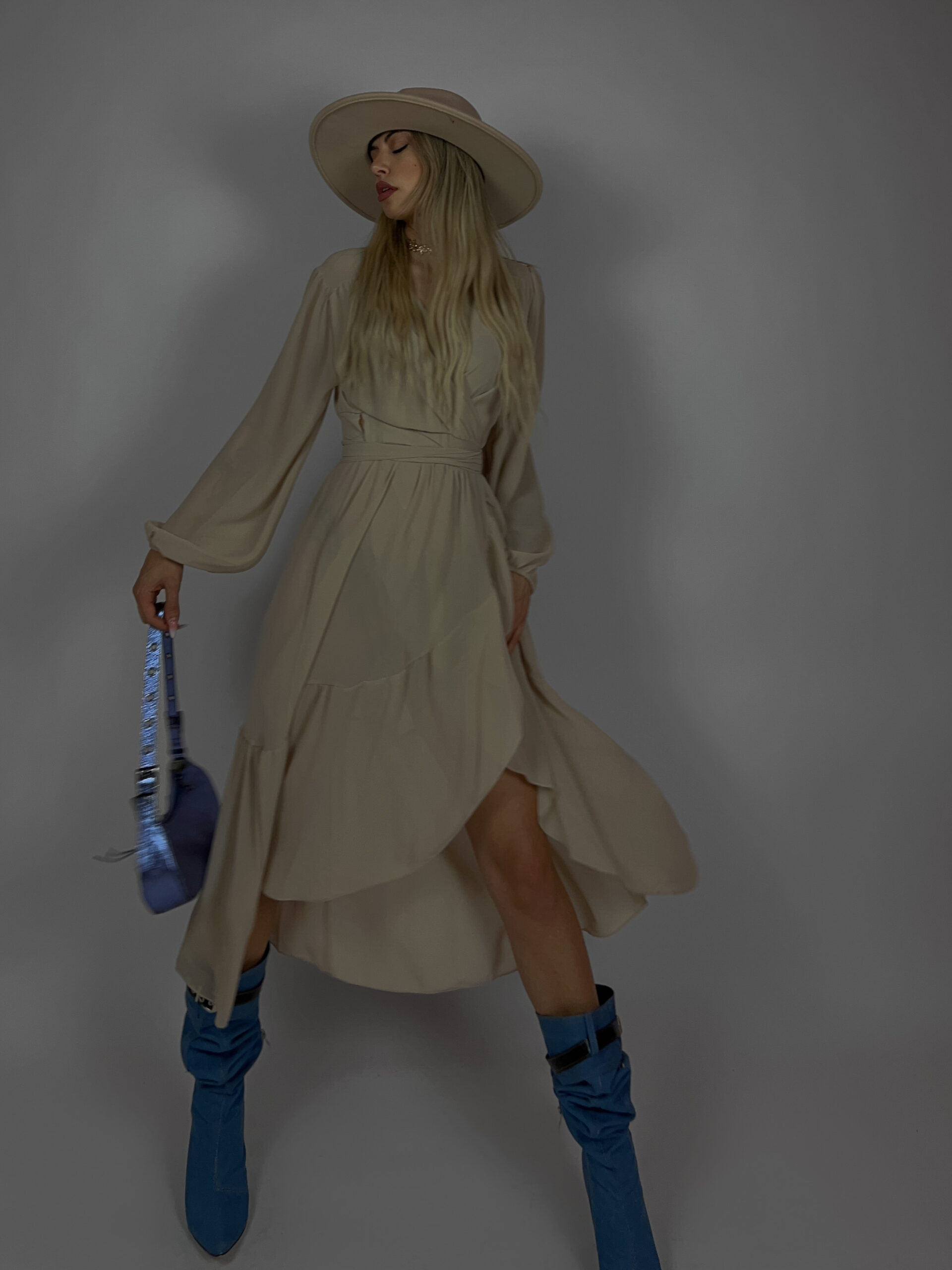 Completo Mi Amor – Le Garage Mode